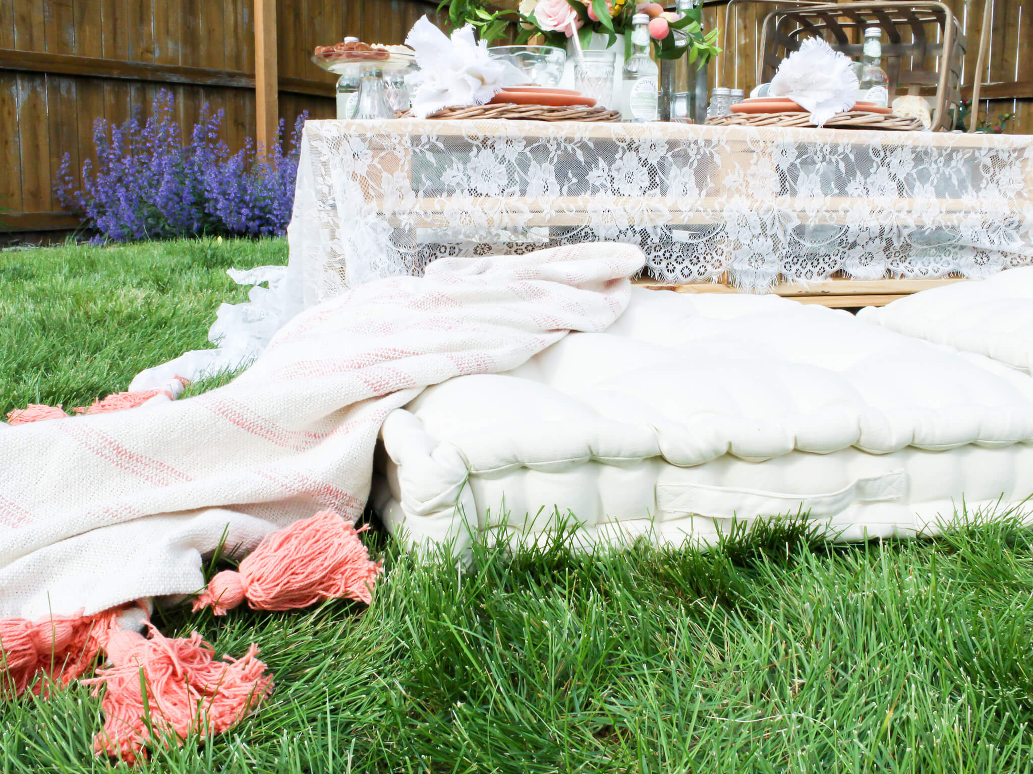 How To Easily Create A Casual Boho Summer Picnic - Midwest Life and ...