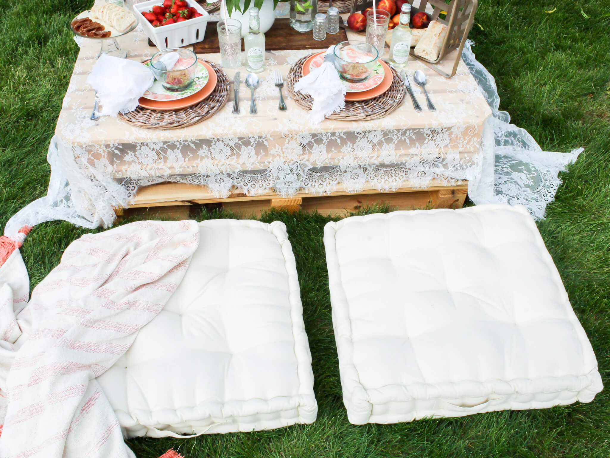 How To Easily Create A Casual Boho Summer Picnic - Midwest Life and ...