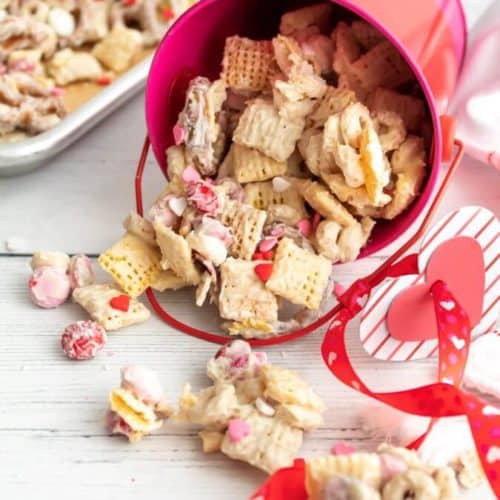 Festive 15 Minute Valentine's Day Snack Mix - Midwest Life and Style Blog