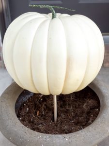 How to Make a Stacked Pumpkin Topiary - Midwest Life and Style Blog