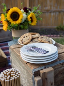 Your Guide To Throwing The Ultimate Potluck Party - Midwest Life and ...