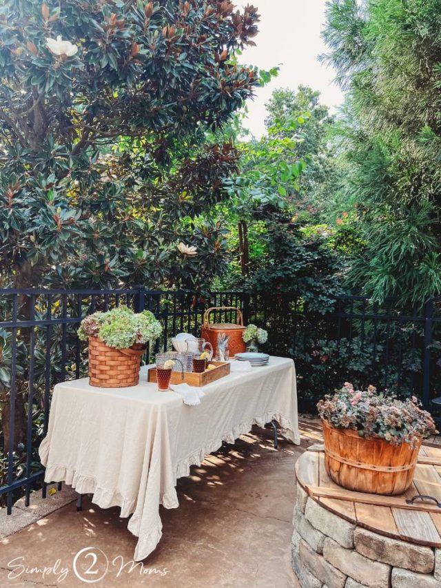 Your Guide To Throwing The Ultimate Potluck Party - Midwest Life and ...