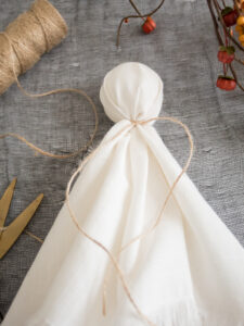 How to Make Ghost Napkins for Halloween - Midwest Life and Style Blog