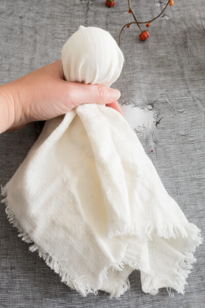 How to Make Ghost Napkins for Halloween - Midwest Life and Style Blog