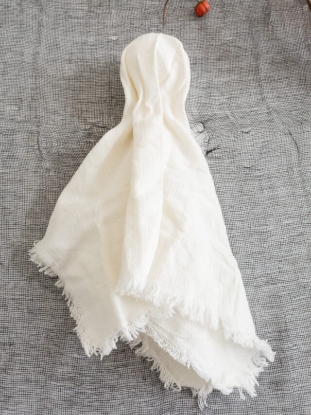 How to Make Ghost Napkins for Halloween - Midwest Life and Style Blog
