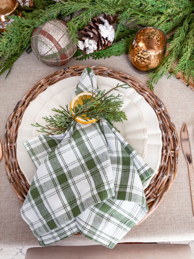 How To Style A Rustic Christmas Tablescape In 5 Simple Steps - Midwest ...