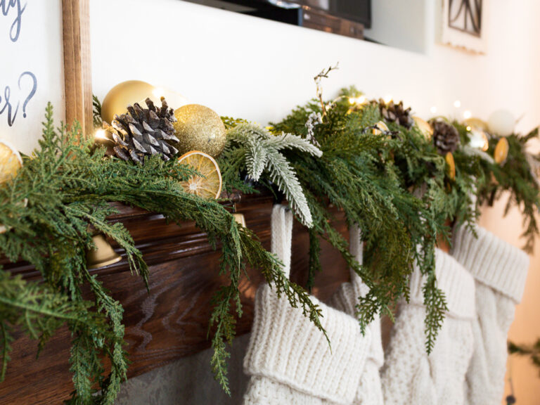 The Secrets To Styling A Warm And Homey Christmas Living Room - Midwest ...