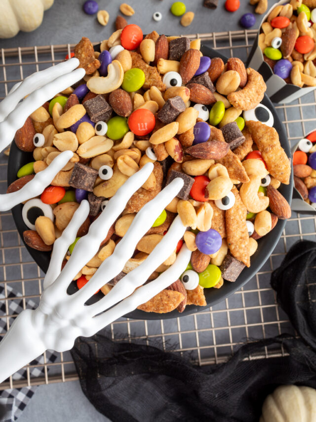 The Ultimate Halloween Monster Munch Trail Mix - Midwest Life and Style ...